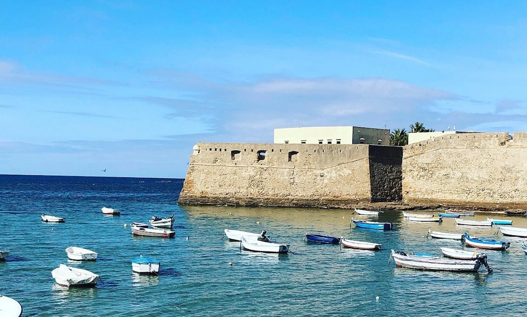 Discover Cadiz Town Center: A Story Adventure | Questo