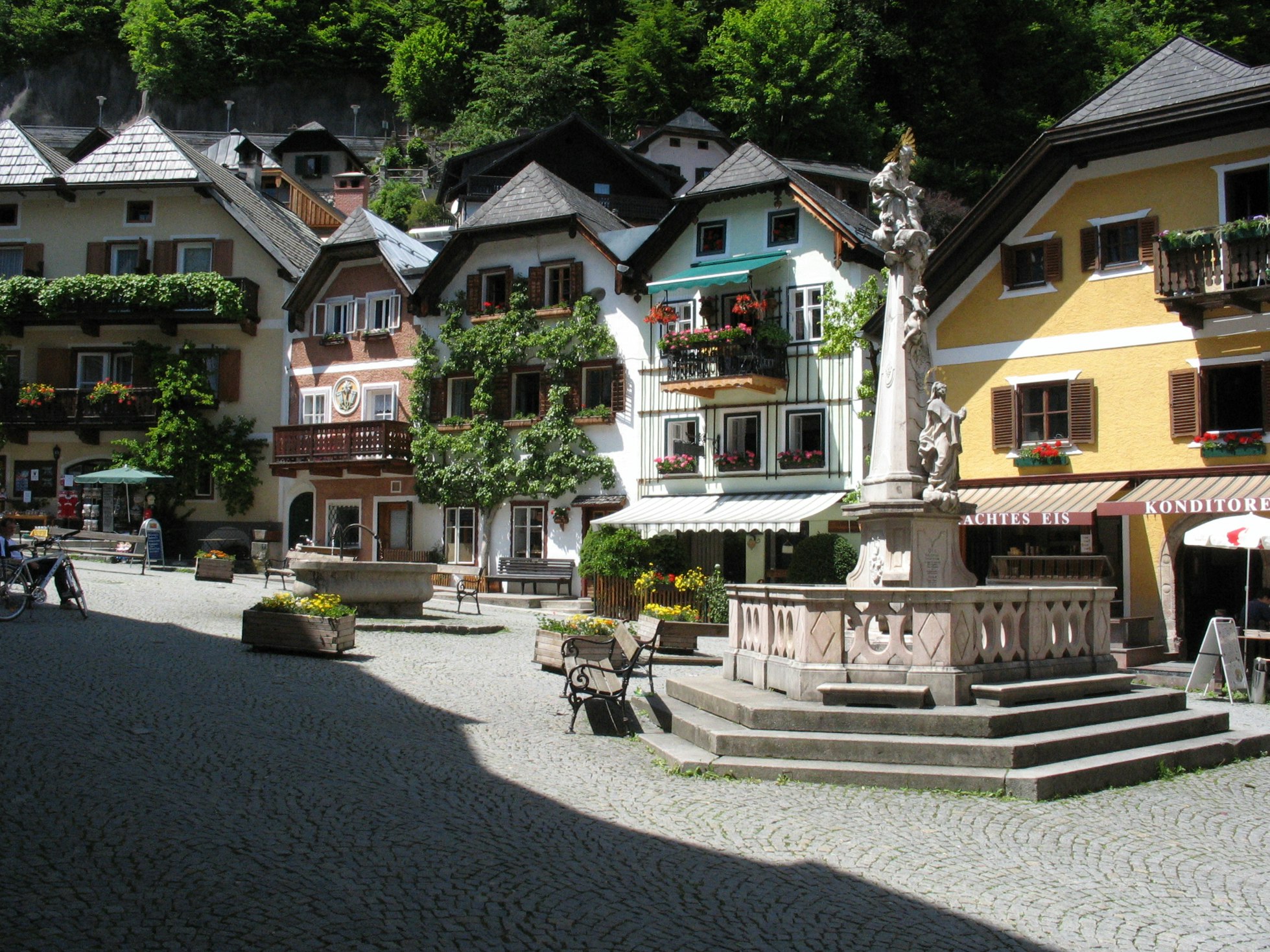 Experience the Charm of MarktPlatz 47 in Hallstatt