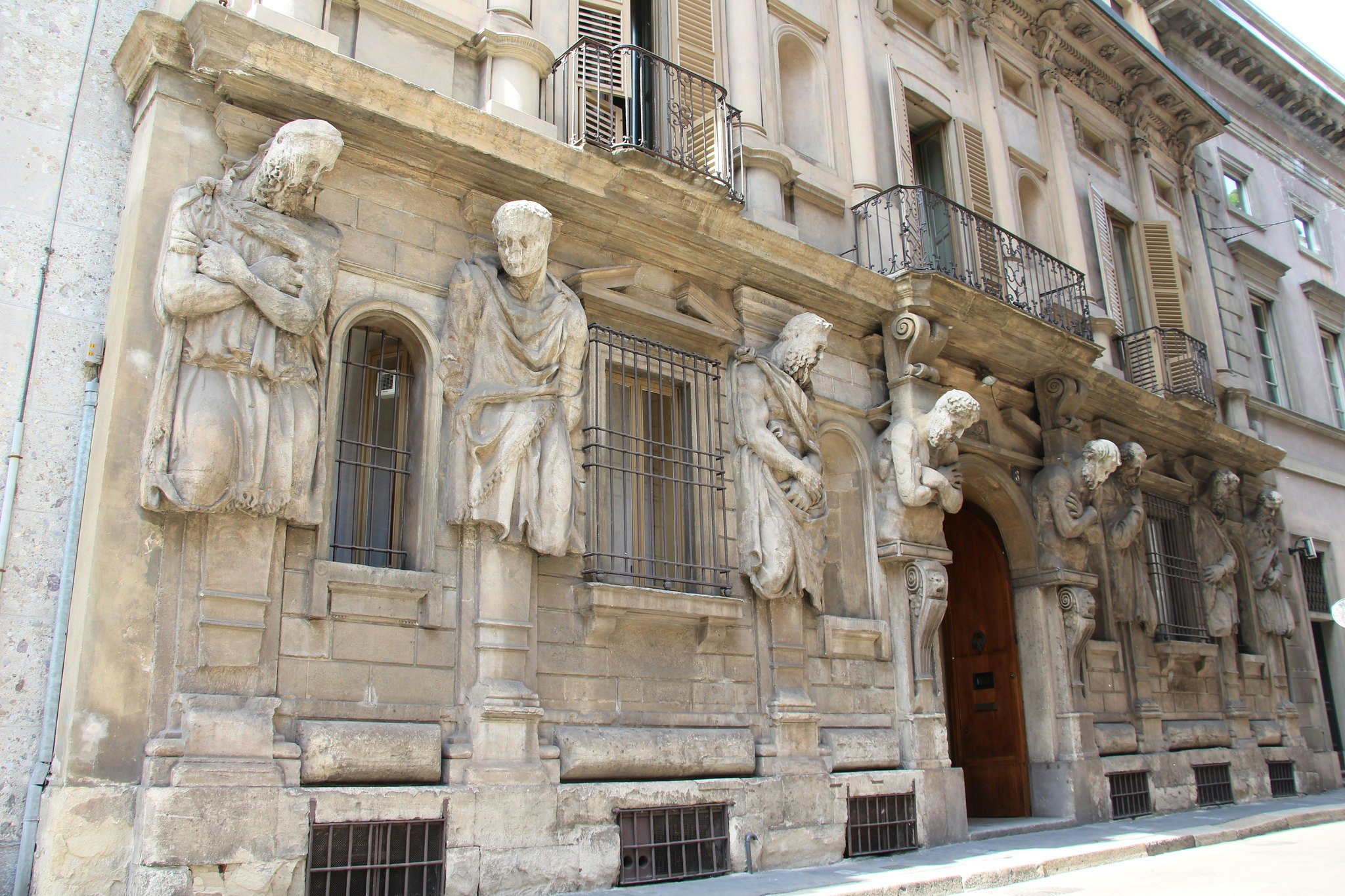 Casa degli Omenoni: Milan's Monument to Renaissance Grandeur