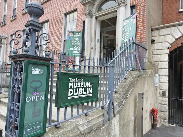 Oscar Wilde House Dublin - The Childhood Home at 1 Merrio...