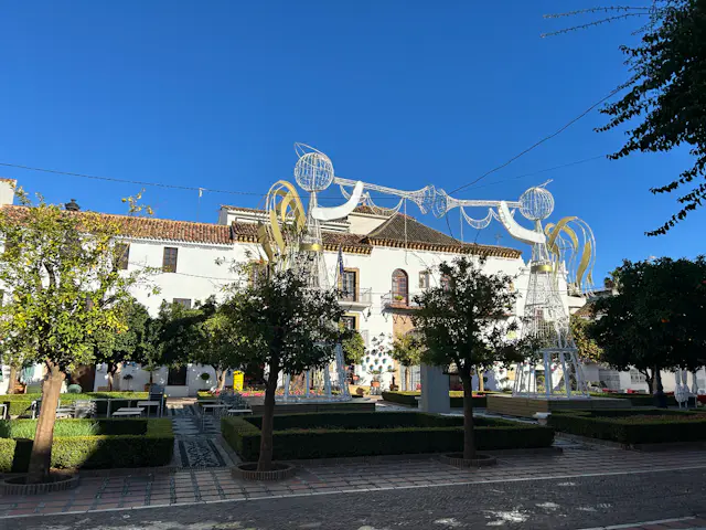 PLAZA ALTAMIRANO, Marbella, Explore with Questo